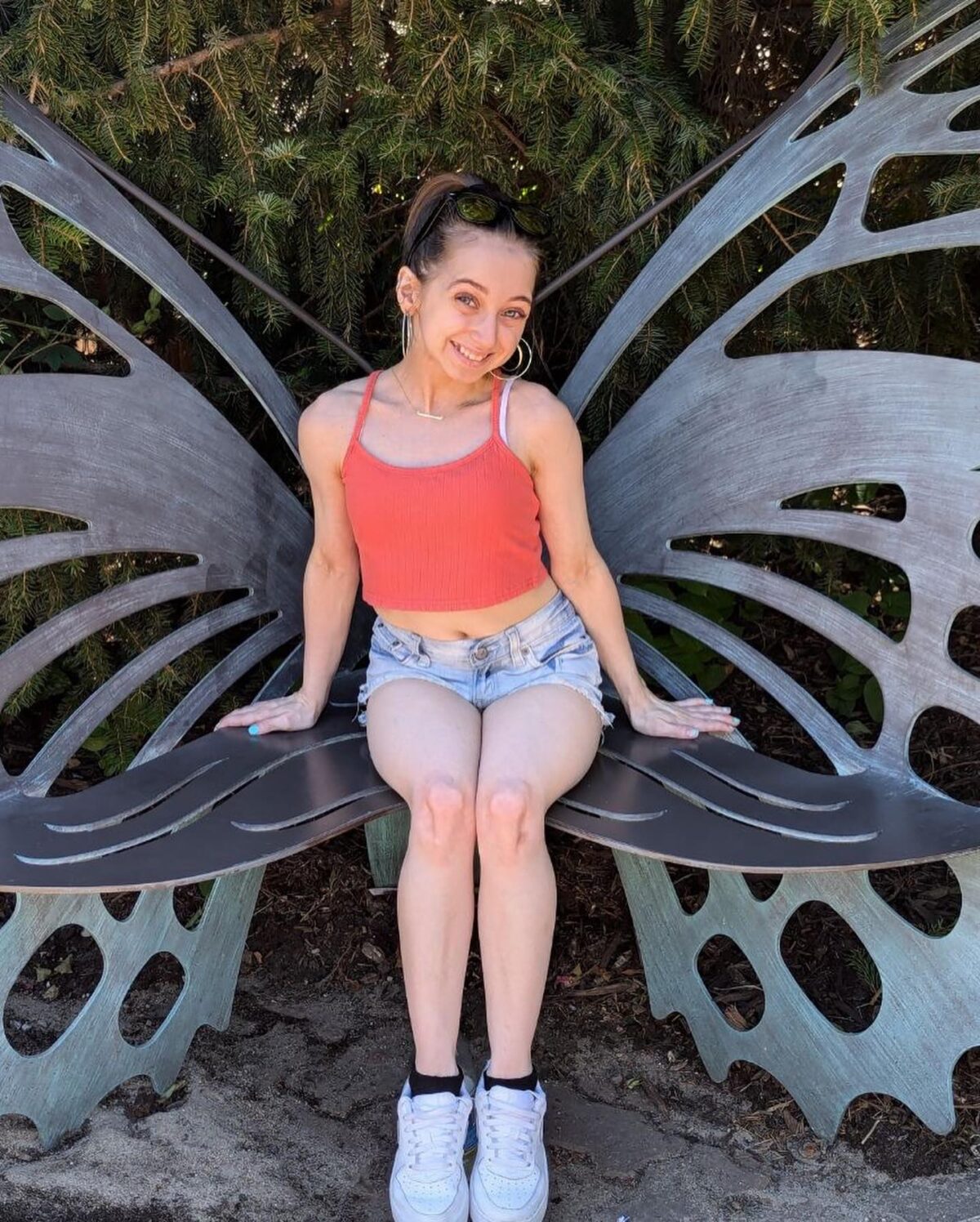 Woman Who Looks Like A Child On The ‘Creeps’ Who Want To Date Her at ...